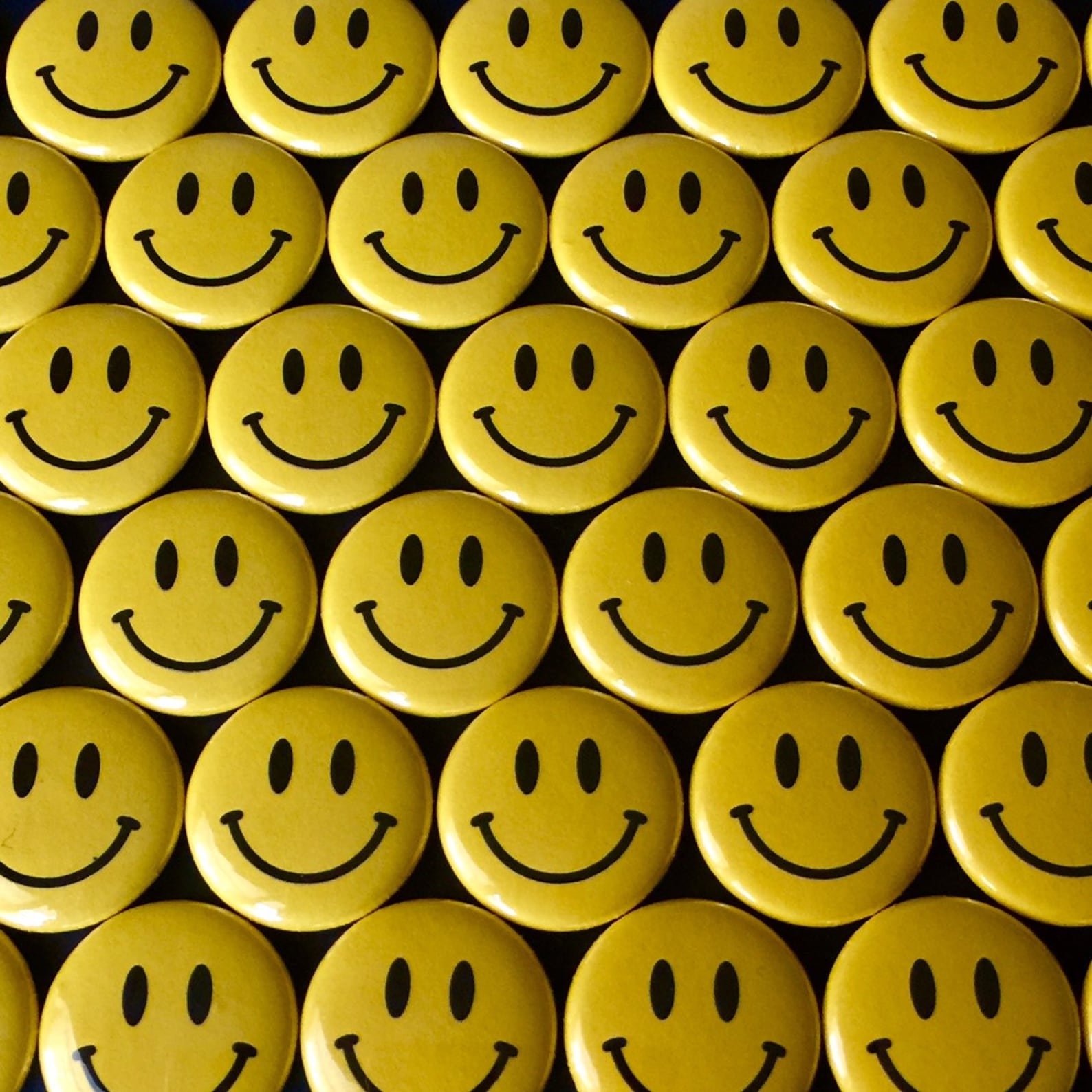Yellow Happy Face Smiley Face Pin Badge Pinback Round Circle - Etsy ...