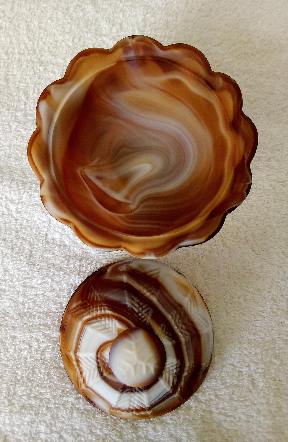 Vintage Imperial Glass Carmel & Cream Swirl Slag Glass Satin Covered ...