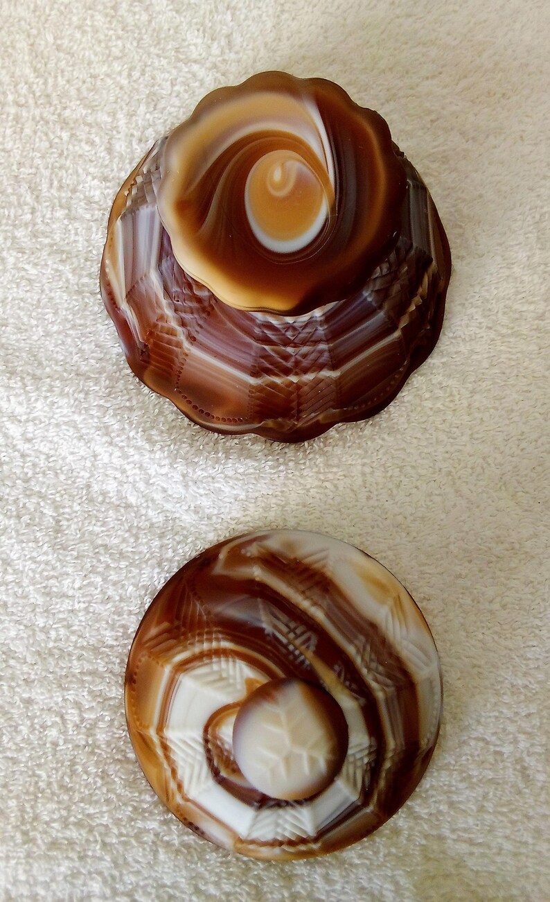 Vintage Imperial Glass Carmel & Cream Swirl Slag Glass Satin Covered ...