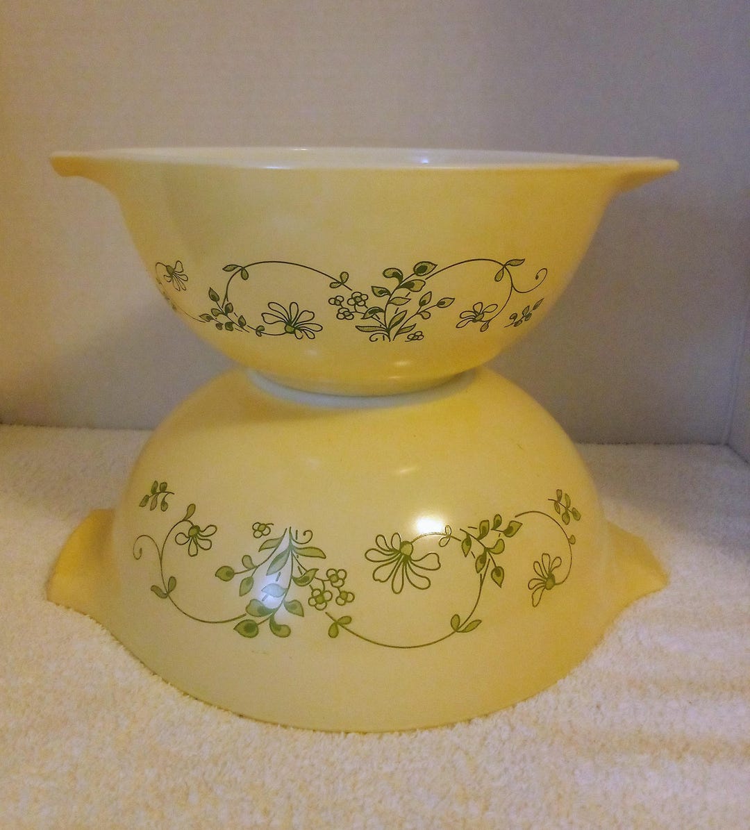 Pyrex Shenandoah Yellow With Green Vining Flowers Pattern Cinderella ...