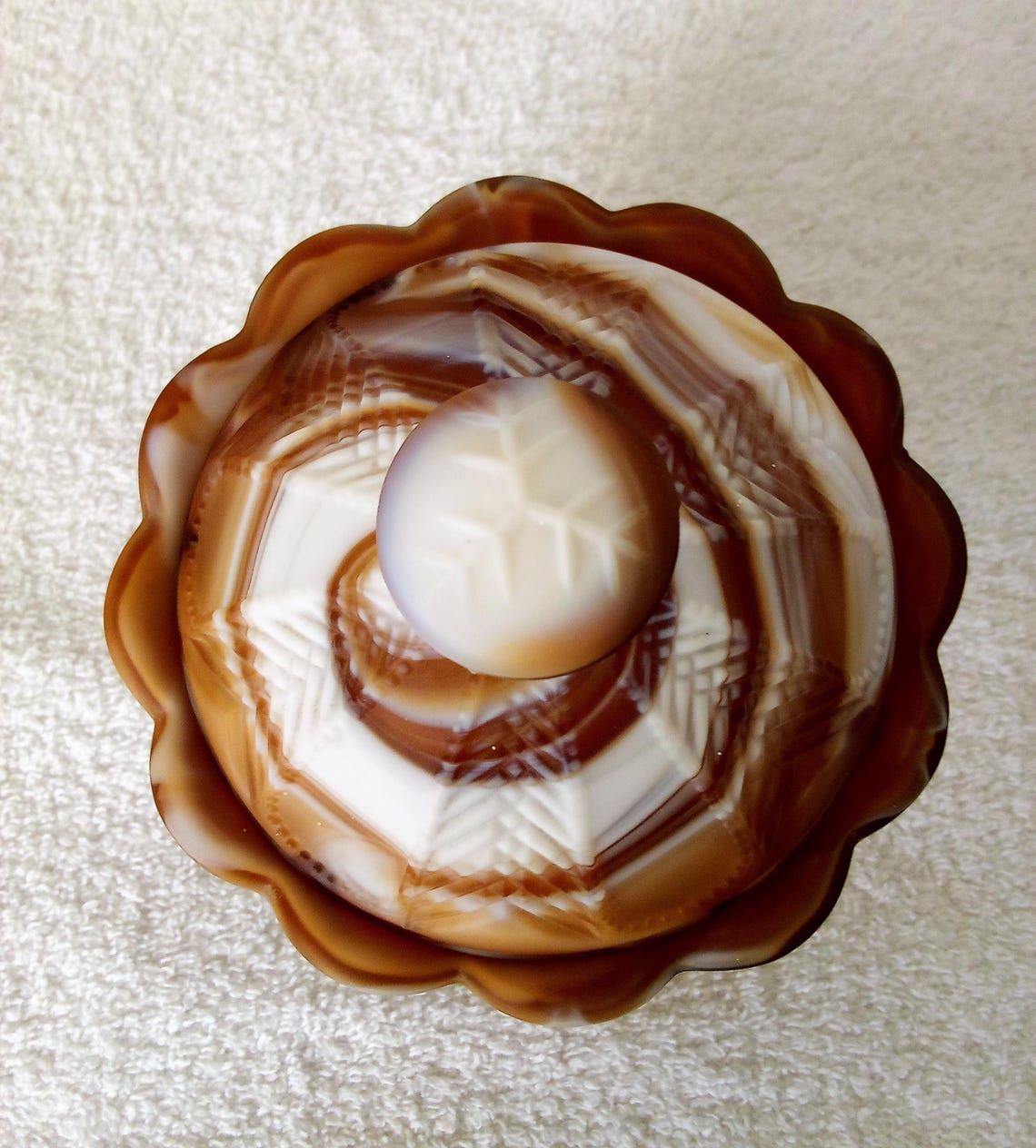 Vintage Imperial Glass Carmel & Cream Swirl Slag Glass Satin Covered ...