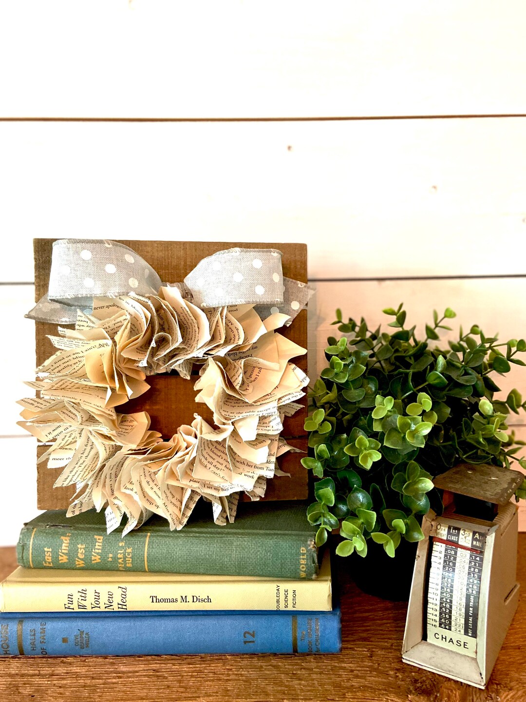Framed Book Page Wreath, Book Page Art, Teacher Gift, Book Lover Gift ...