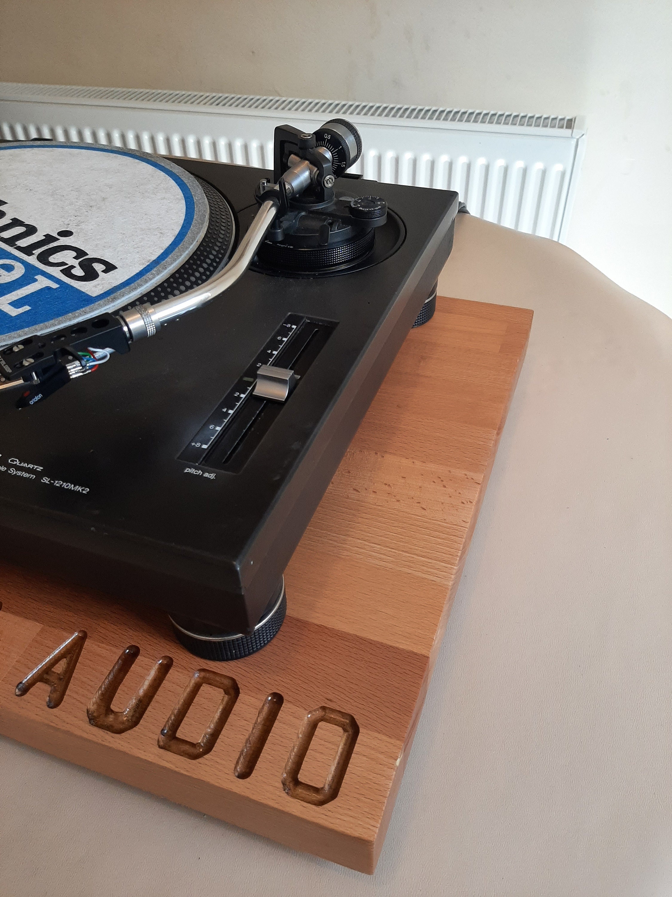 AUDIOPHILE SOLID TIMBER Isolating Platforms..turntable / | Etsy UK