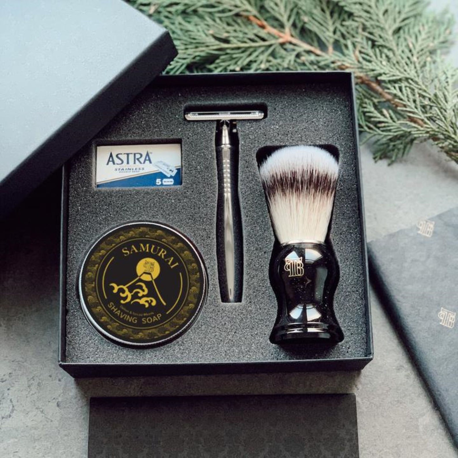 PREMIUM SHAVING GIFT Set - Presented by - 'the Personal Barber ...