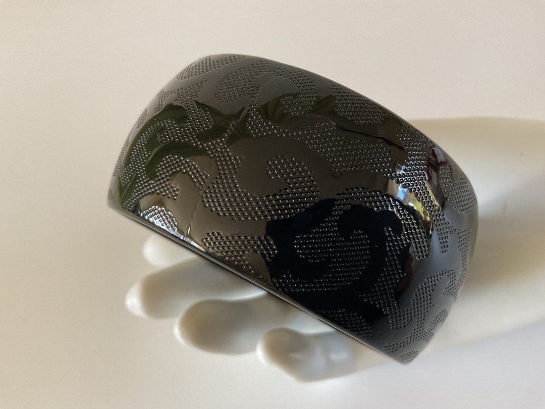 Vintage Black Bangle/floral Pattern Bangle/lucite Jewels/woman’s Summer ...