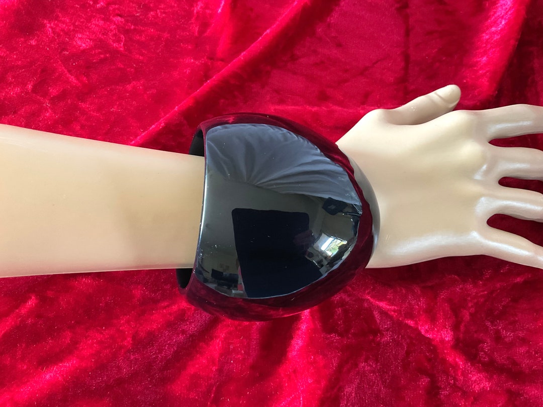 Vintage Lucite Bangle/heavy/lucite Bangle/black Color Bangle/beach&pool ...
