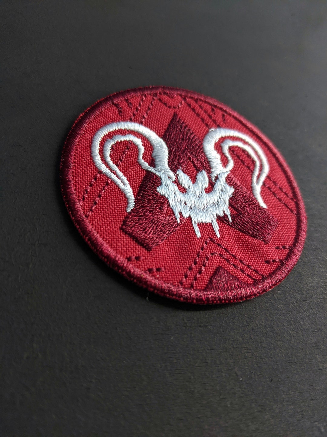 Predator Badge Iron-on Patch || Gift for Gamer | Game Patch | Predator ...