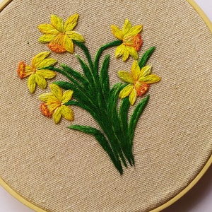 Daffodil Spring Flowers, Embroidery Flowers, Botanical Flowers, Modern ...