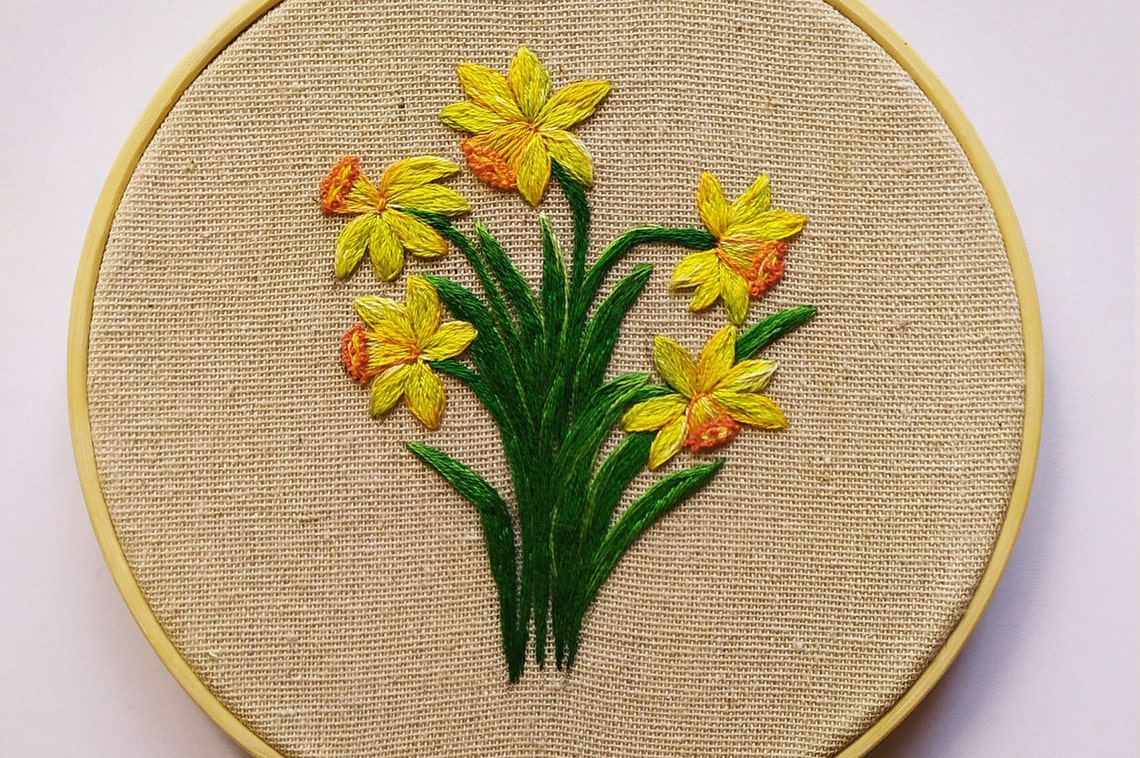 Daffodil Spring Flowers, Embroidery Flowers, Botanical Flowers, Modern ...