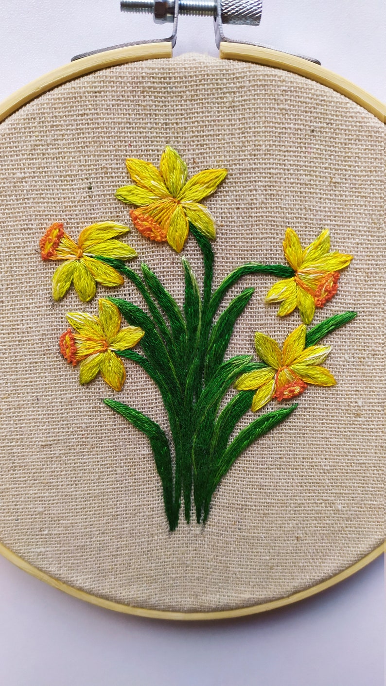 Daffodil Spring Flowers, Embroidery Flowers, Botanical Flowers, Modern ...