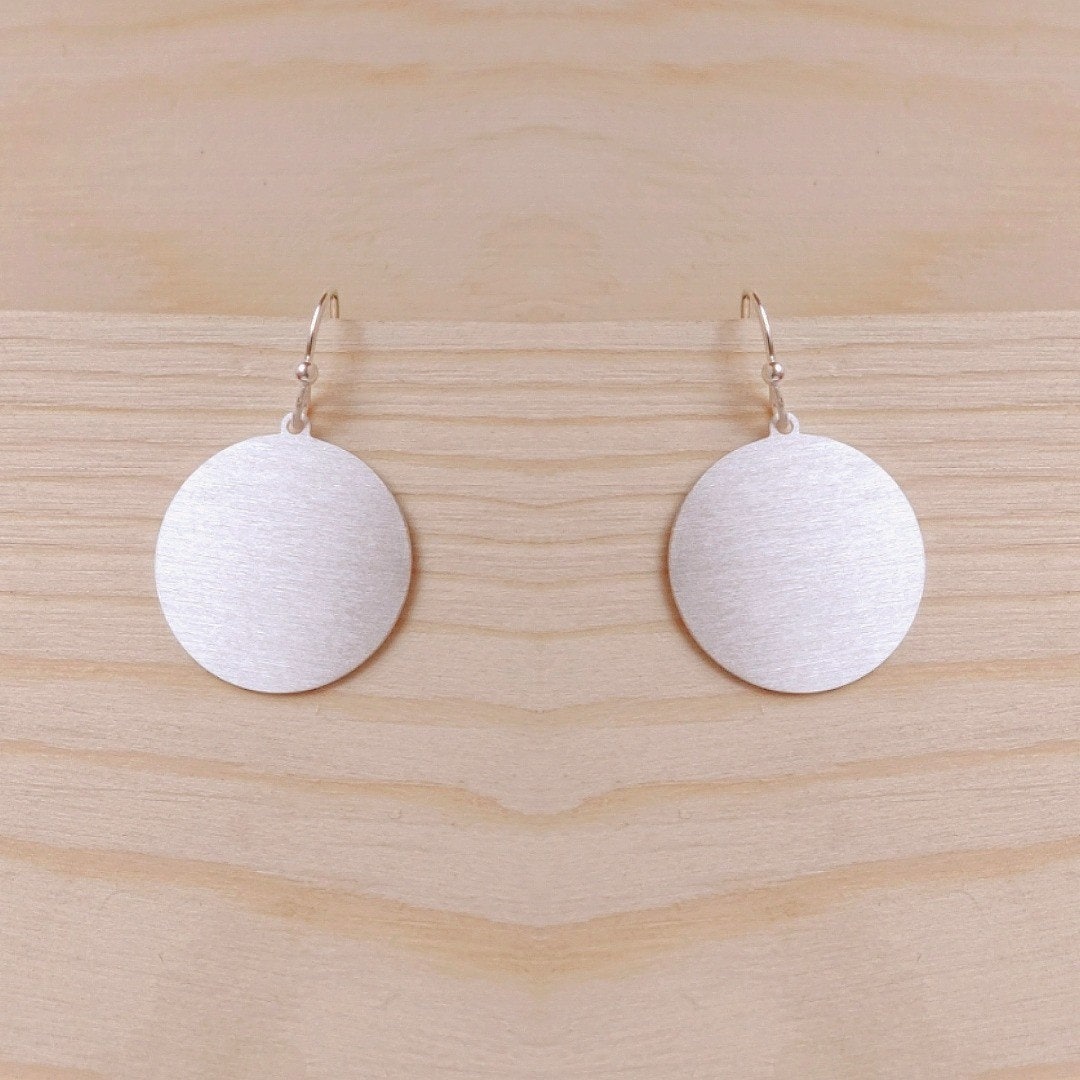 Disc Drop Earrings Minimalist Jewelry Trendsetter Earrings - Etsy