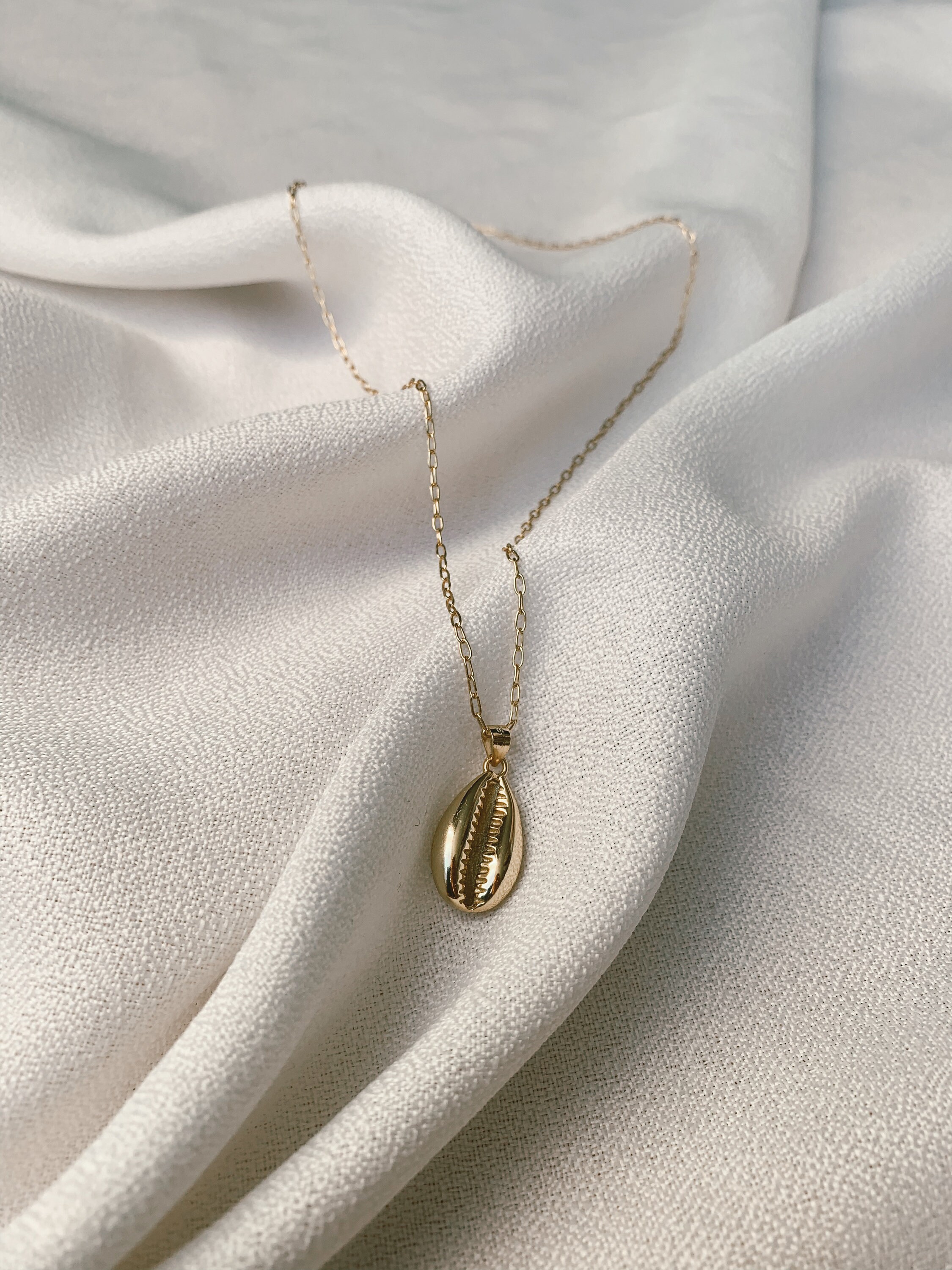 Gold Shell Necklace Vintage Layering Necklace Boho 14K Gold | Etsy