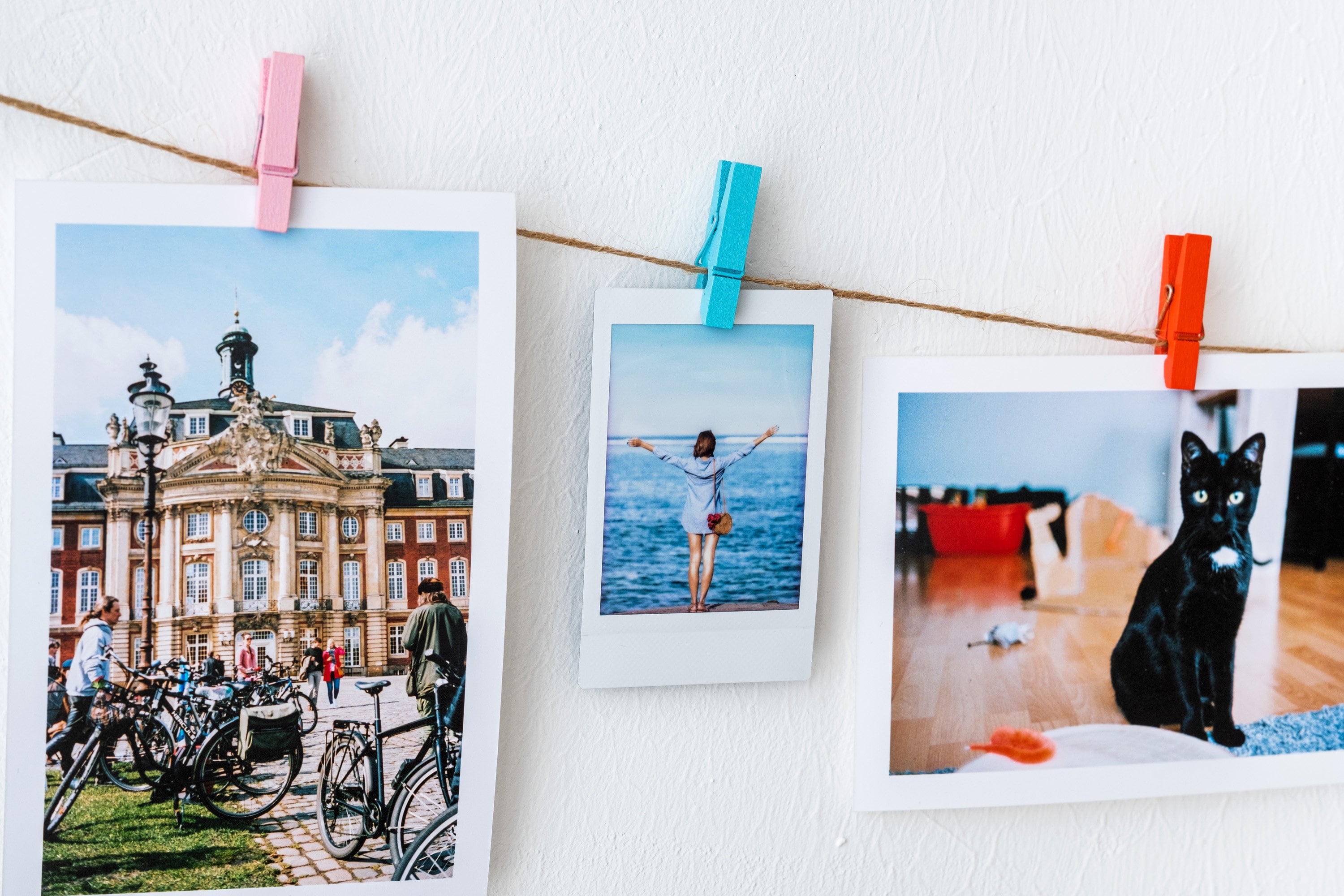 Fotoleine mit bunten Wäscheklammern aus Holz Fotoleiste | Etsy