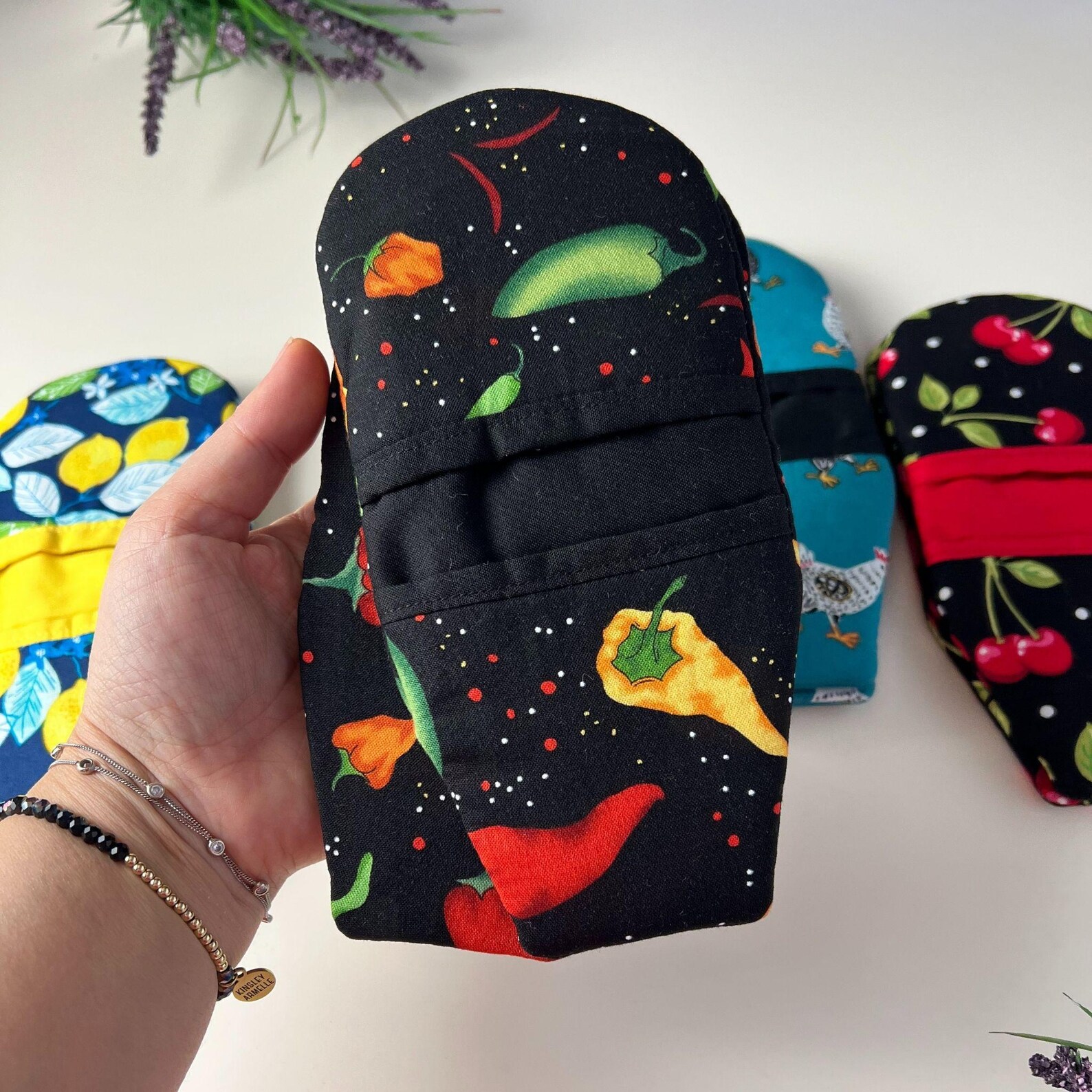 Magnetic Finger Pot Holders, Padded Oven Mitts, Set of 2 - Etsy