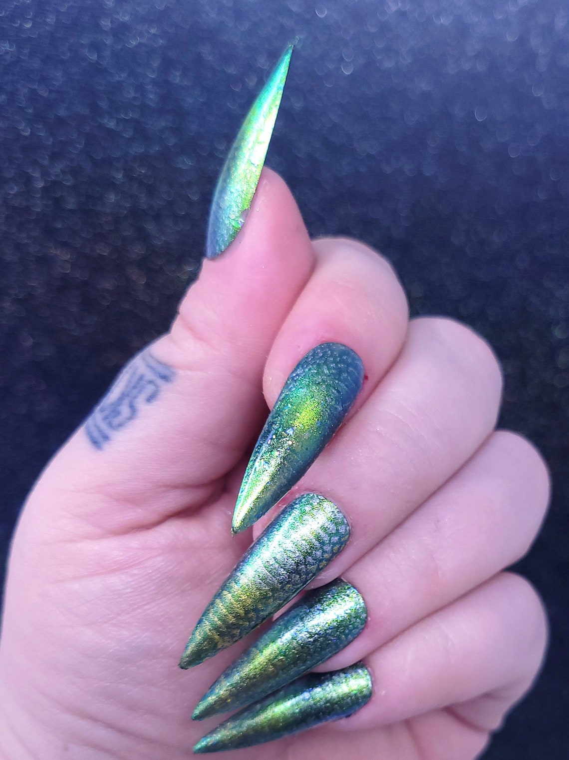 Snake Skin Press on Nails, Dragon Scales Nail Design, Ombre Nail Art ...