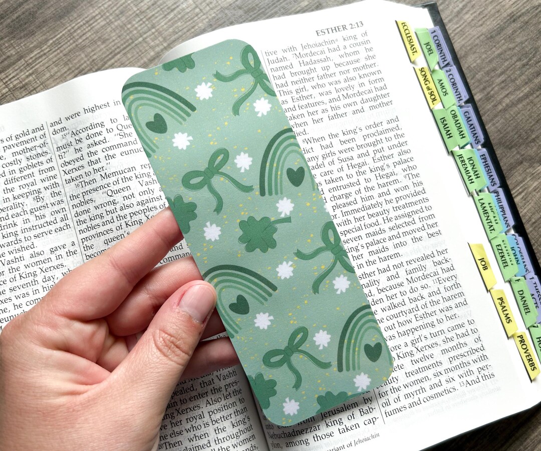 Green St Patricks Day Bookmark | Book Lover Reader | St Pattys | Book ...