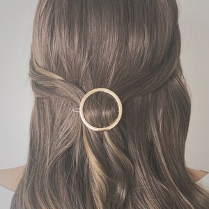 Circle Hair Clip Hollow Geometric Hoop Round Gold or Silver Metal Hair ...