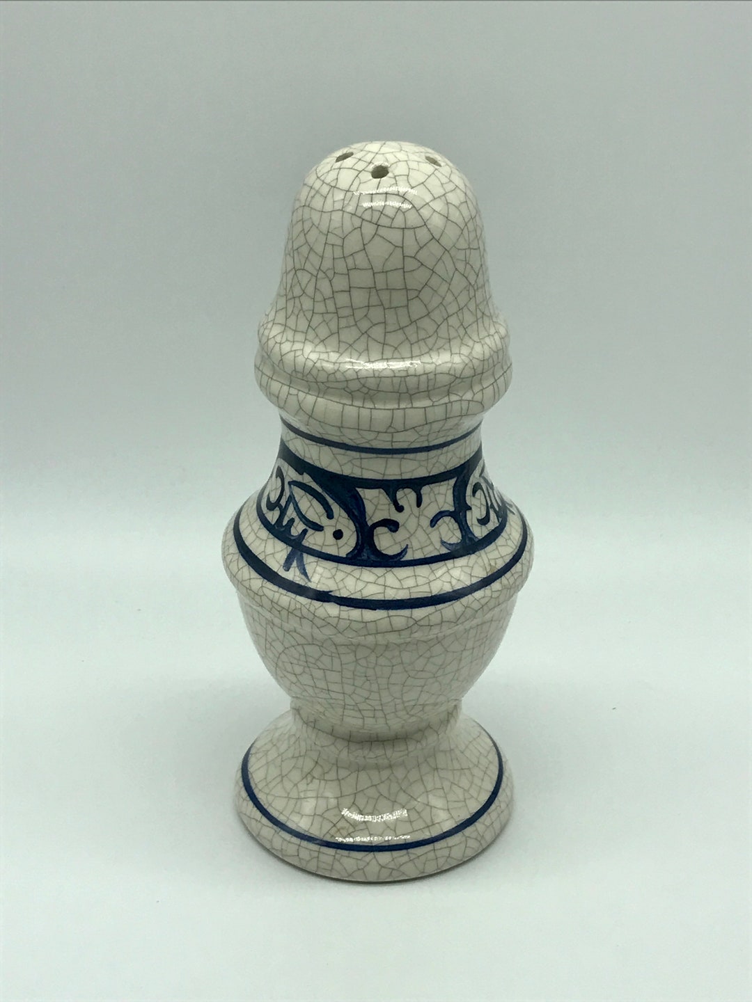 Dedham Pottery Shed Bunny Rabbit Blue & White Salt or Pepper Shaker - Etsy