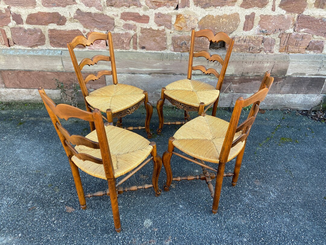 4 Chairs Rustic Café Rustic Bistro Mulch Rattan Restaurant Tavern ...