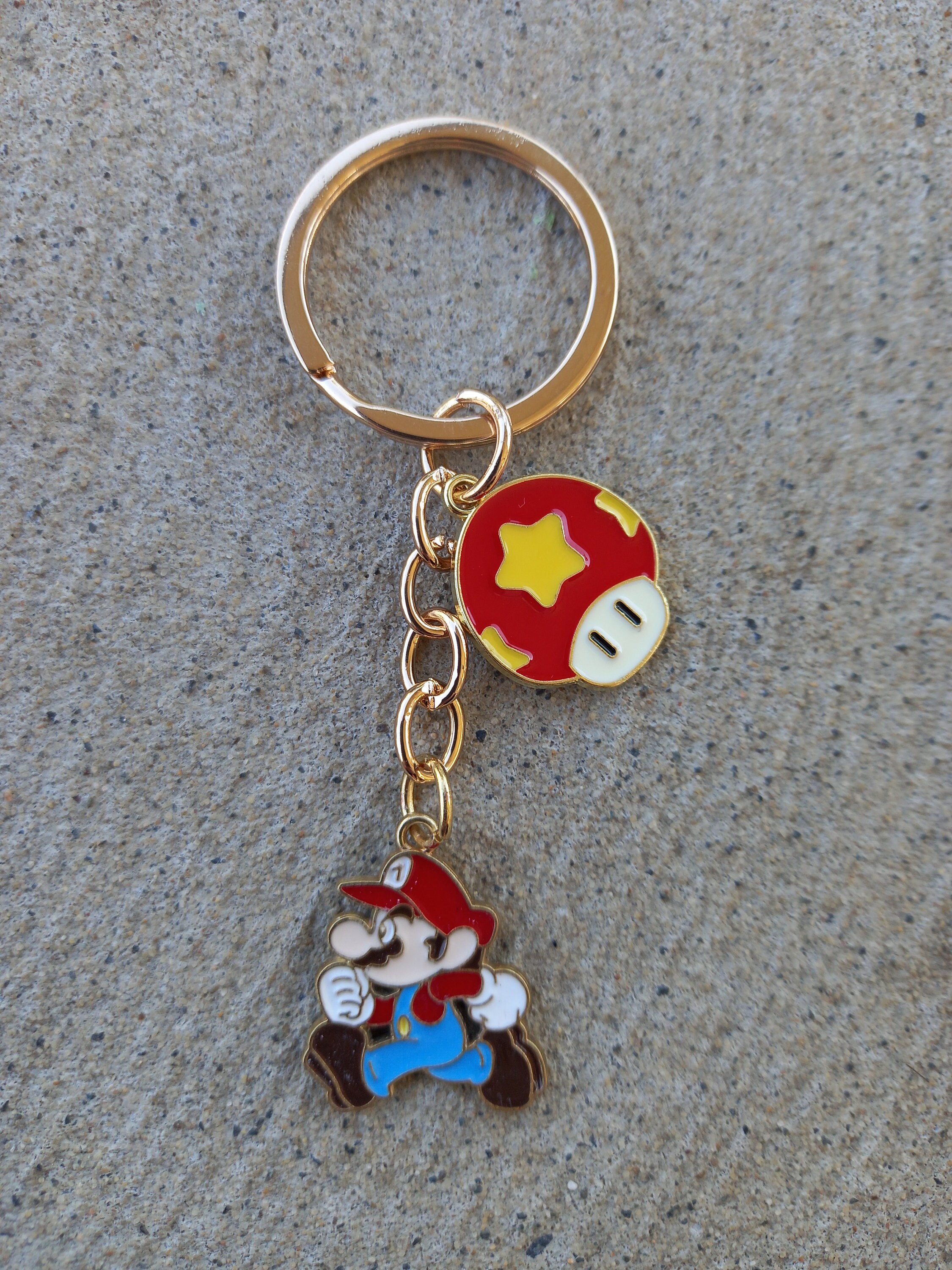 Yoshi Mario and Luigi Super Mario Bros Gold Keyring With Mushroom Charm ...