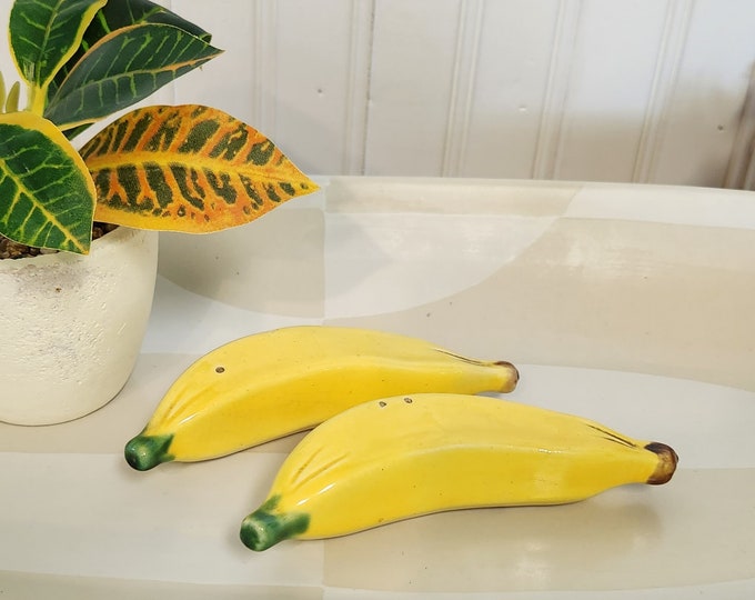 Banana Salt and Pepper Shakers, Vintage Bananas Salt Shakers ...