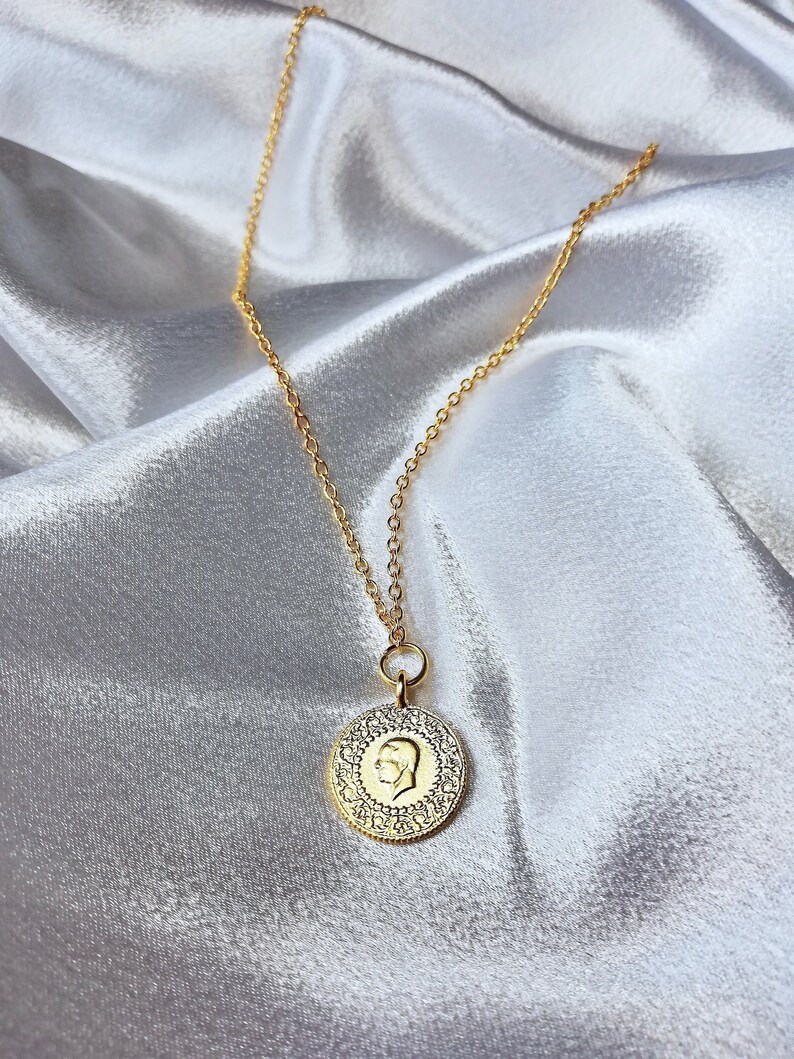 Dainty oro moneda medallón collar minimalista delicado collar en capas ...