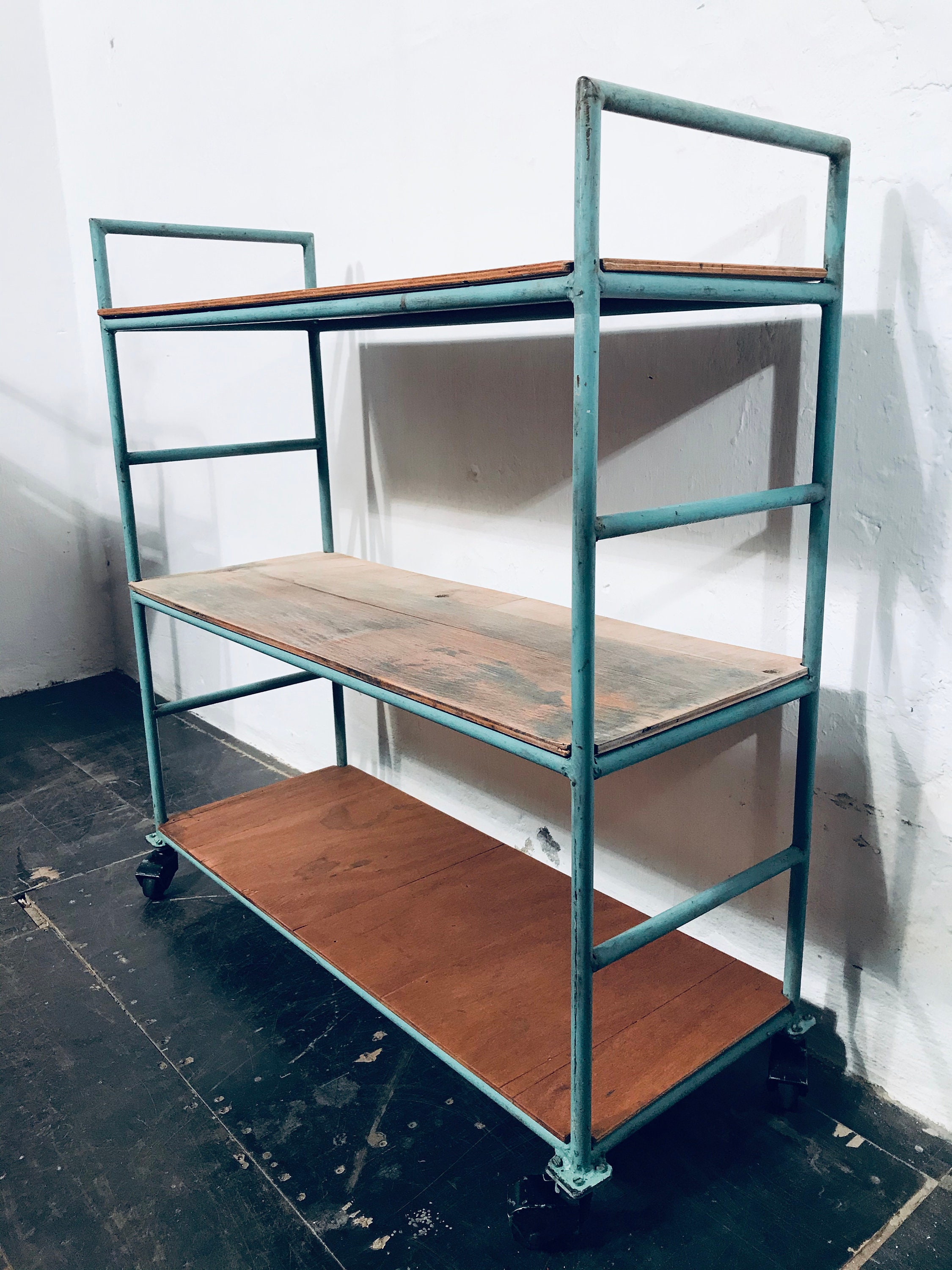 Industrie Rollregal mintgrün Stahlrohr