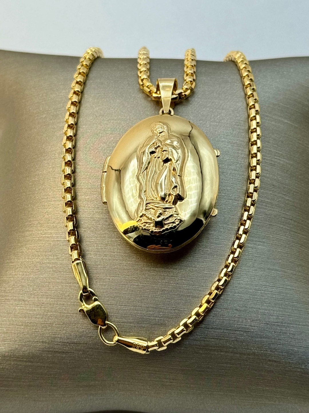 14k Solid Gold Virgin Mary Locket Necklace: Christian Religious Jewelry ...