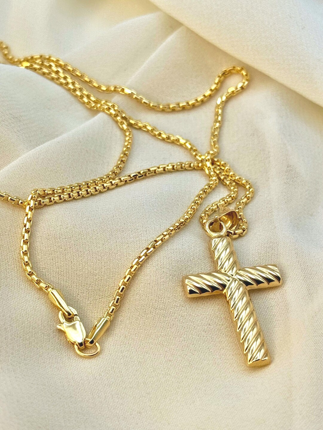 18k Gold Cross Necklace: 2mm Box Chain Pendant - Etsy