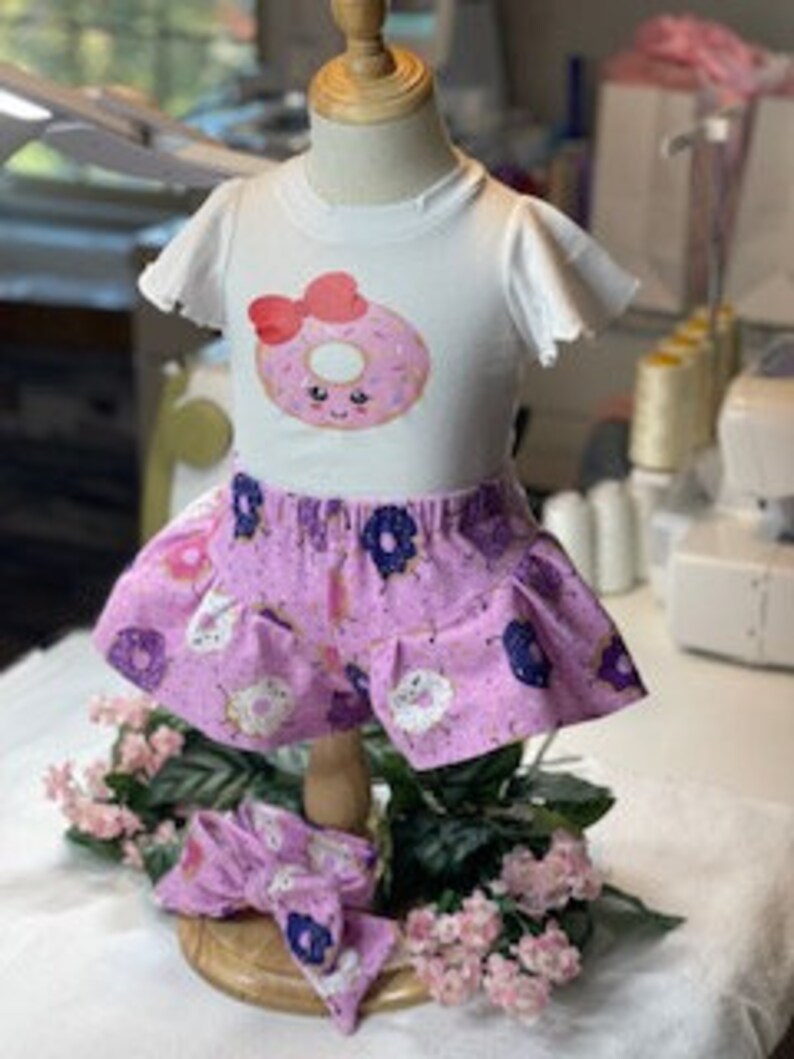 Girl Donut Outfit, Girl Outfit, Girl Shorts, Girl Leggings, Girl Harem ...