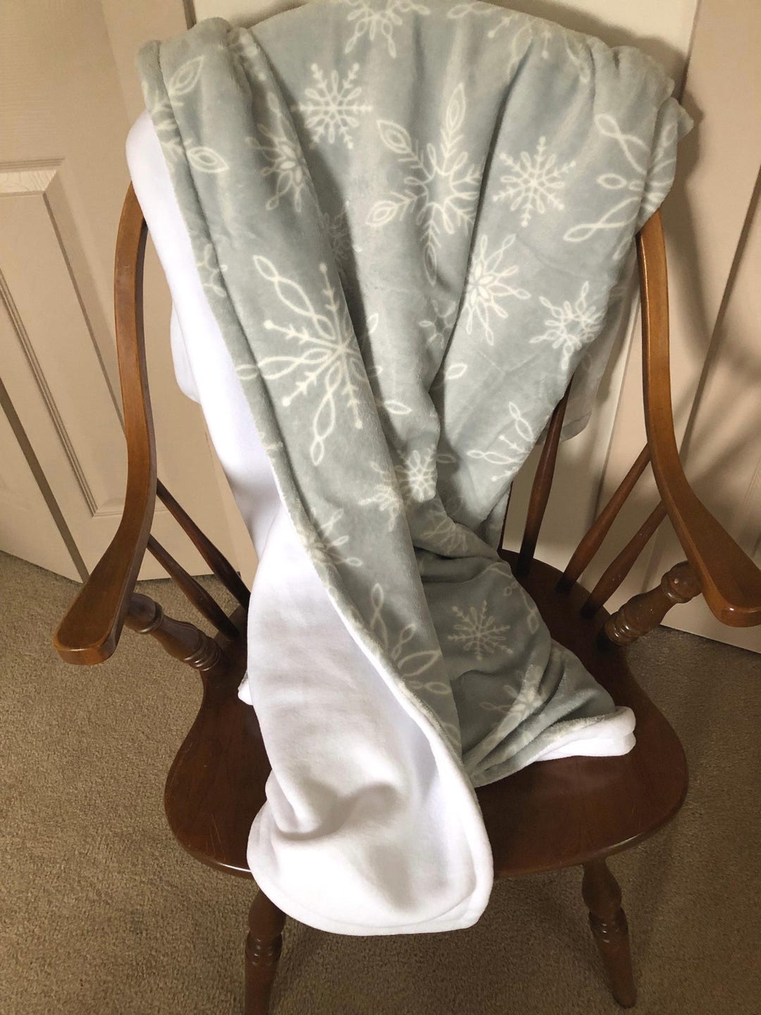 Snowflake Soft Snugly Lush Blue Gray Reversible Checked Snuggle Bed ...