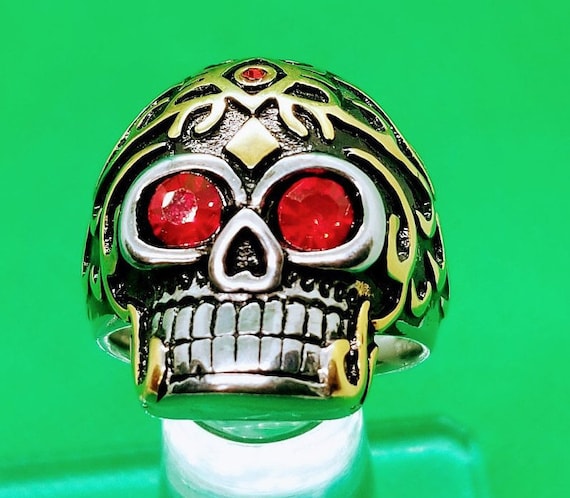 Red Eyed Skull Ring
