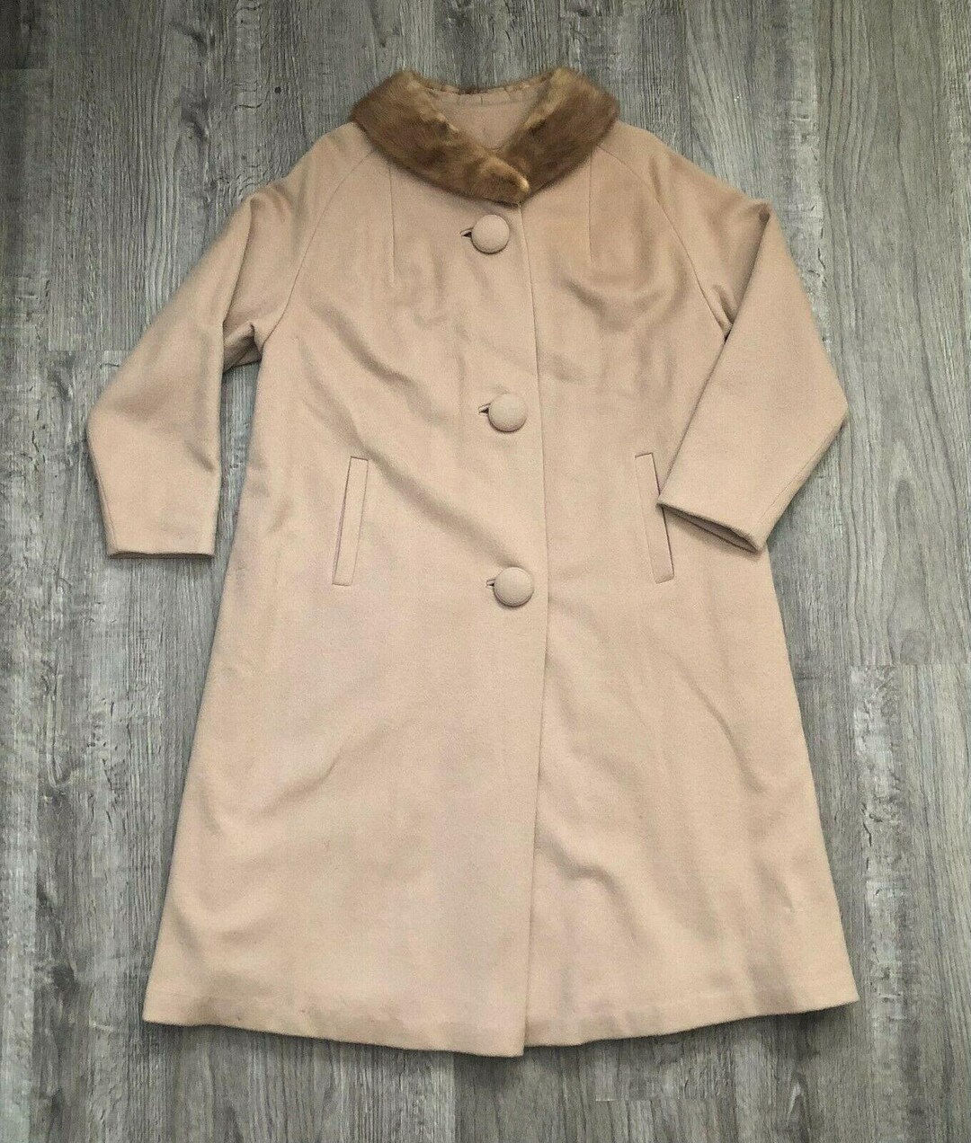 Vintage 60s Beige Large Buttons Fur Collar Mid-length Winter Dressy ...