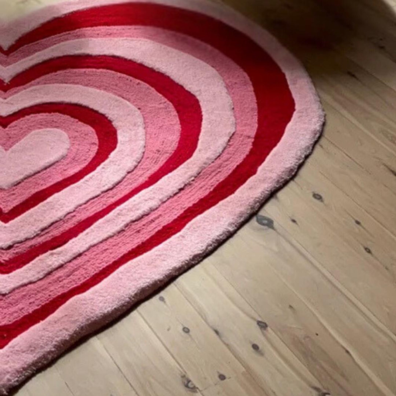 Heart-shaped Handtufted Rug Pink and Red Layered Romantic Wool Rug for ...