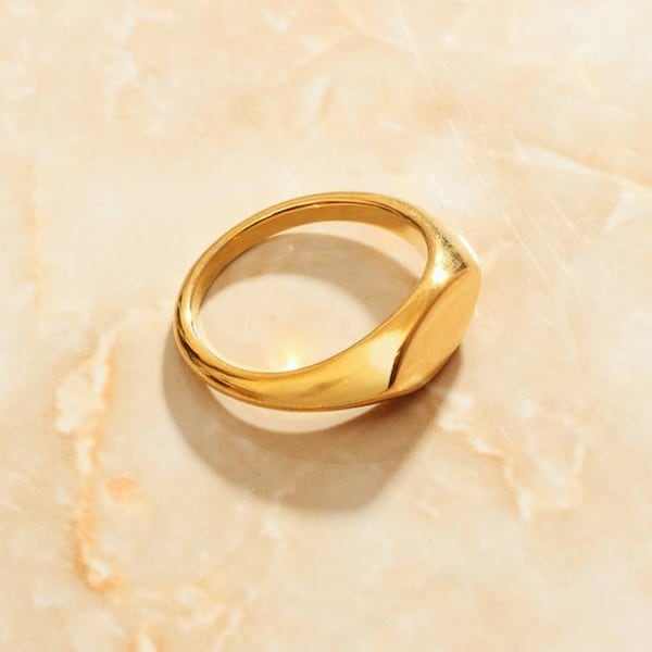 Small Oval Gold Signet Ring - Etsy
