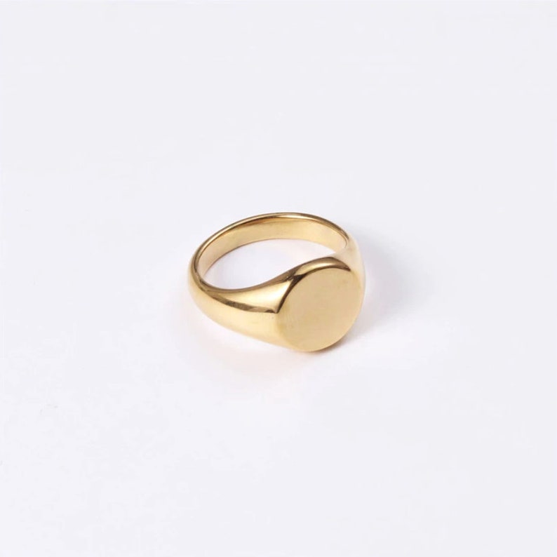 Gold Circular Signet Ring - Etsy Australia