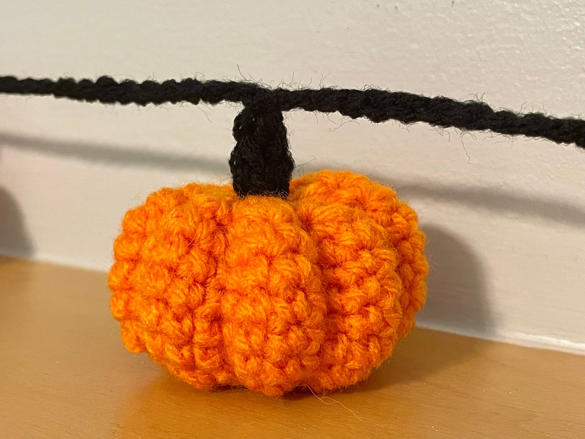 Crochet Pumpkin Plushie Chain - Mini Gourd Garland - Fall Pumpkins - 46 ...