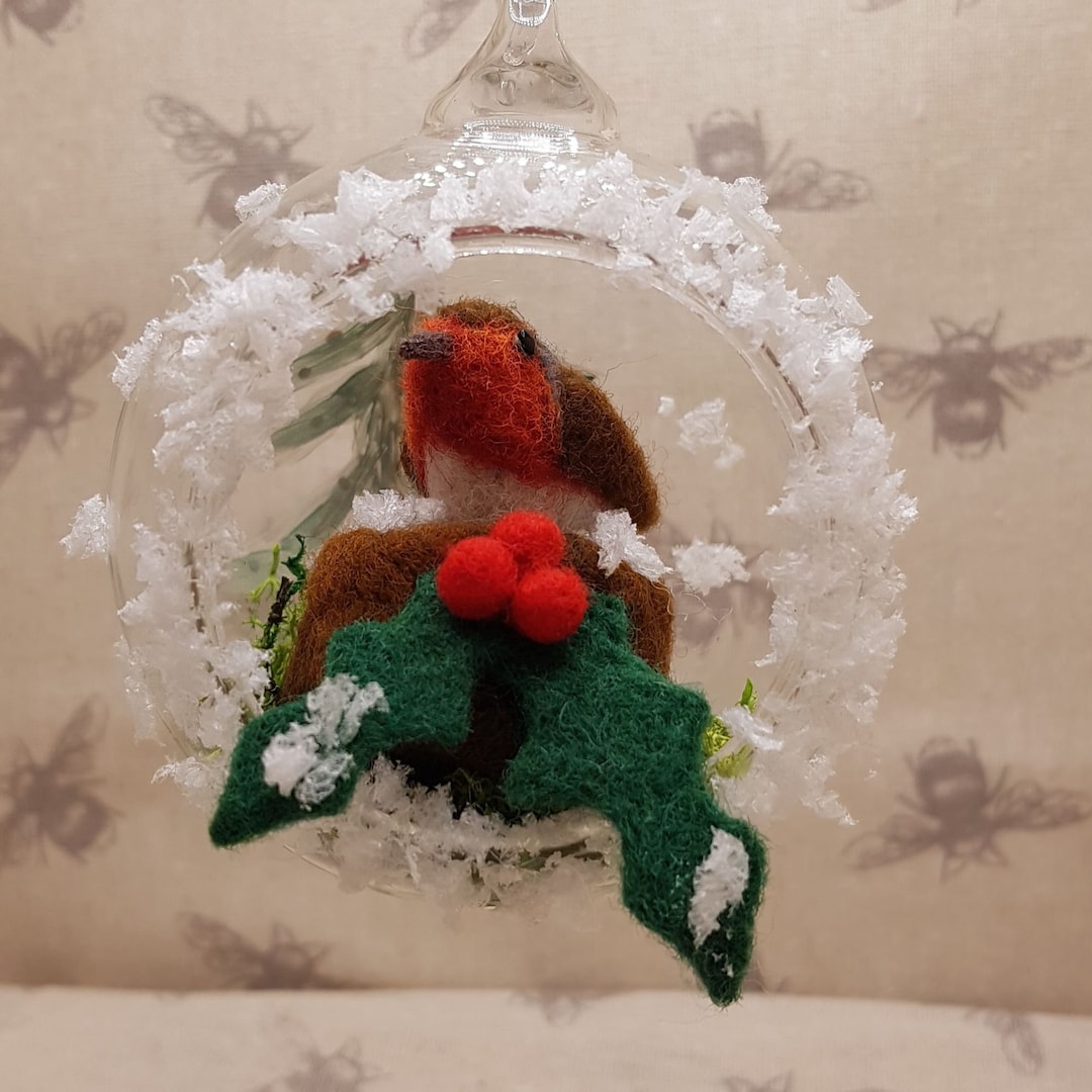 Christmas Robin Bauble Needle Felted Robin and Holly Leaves - Etsy