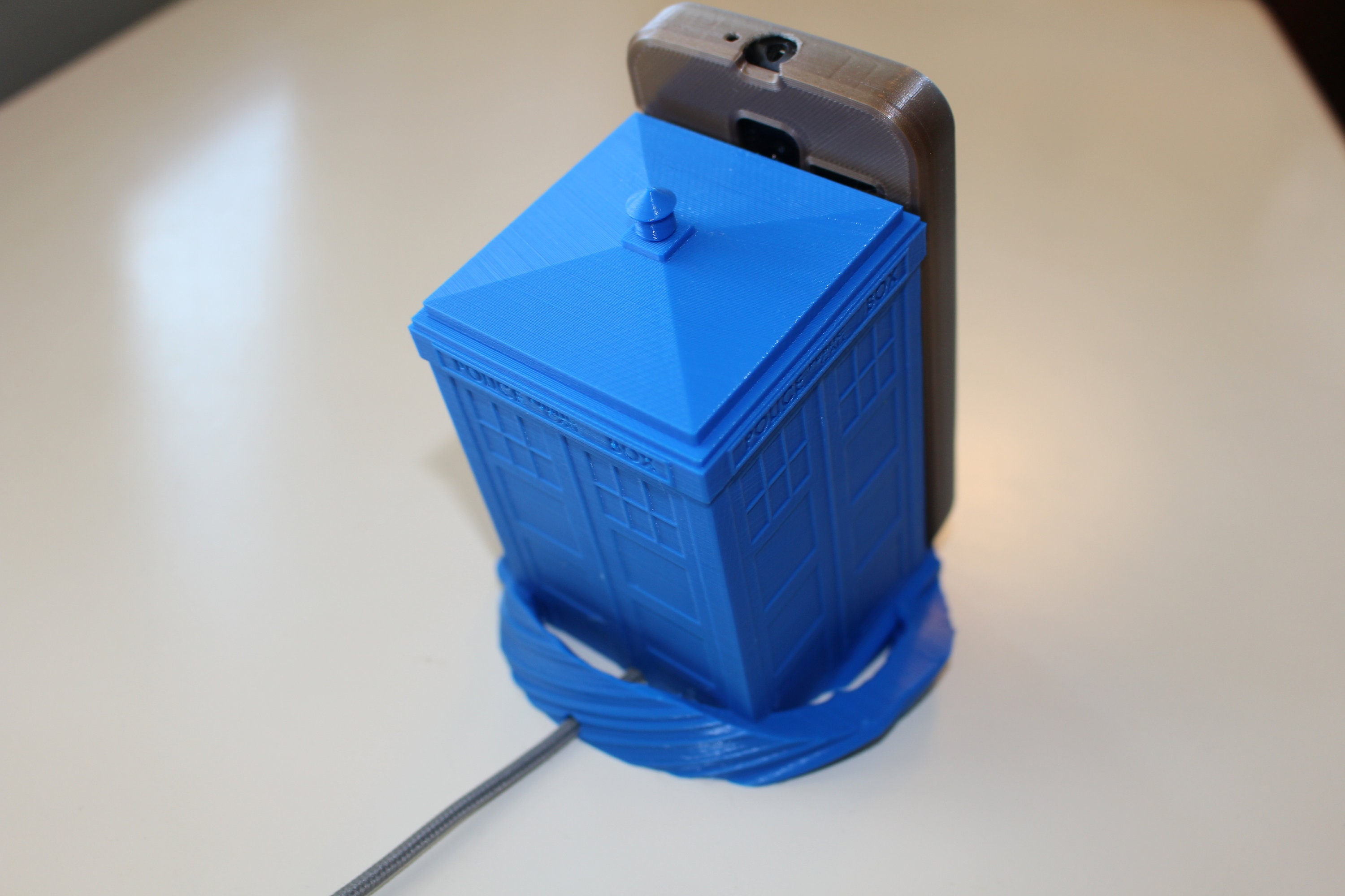 TARDIS Phone Stand Entering Time Warp With Wireless Charging - Etsy