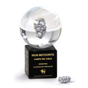 Meteorite Specimen Crystal Ball and Astronaut Model,desktop Decoration ...