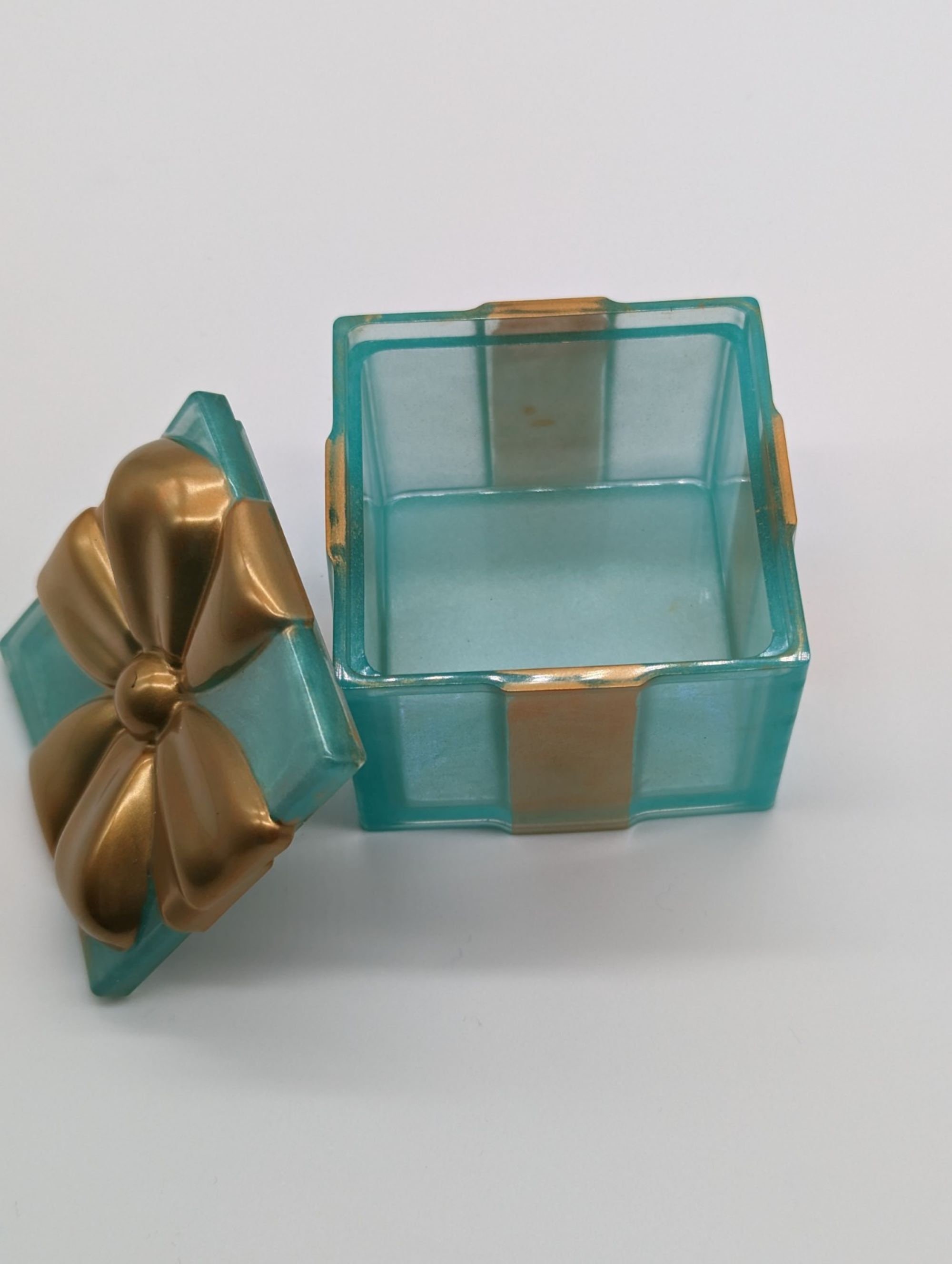 Small Green Trinket Box With A Big and Beautiful Gold Bow 2 1/2 Inches ...