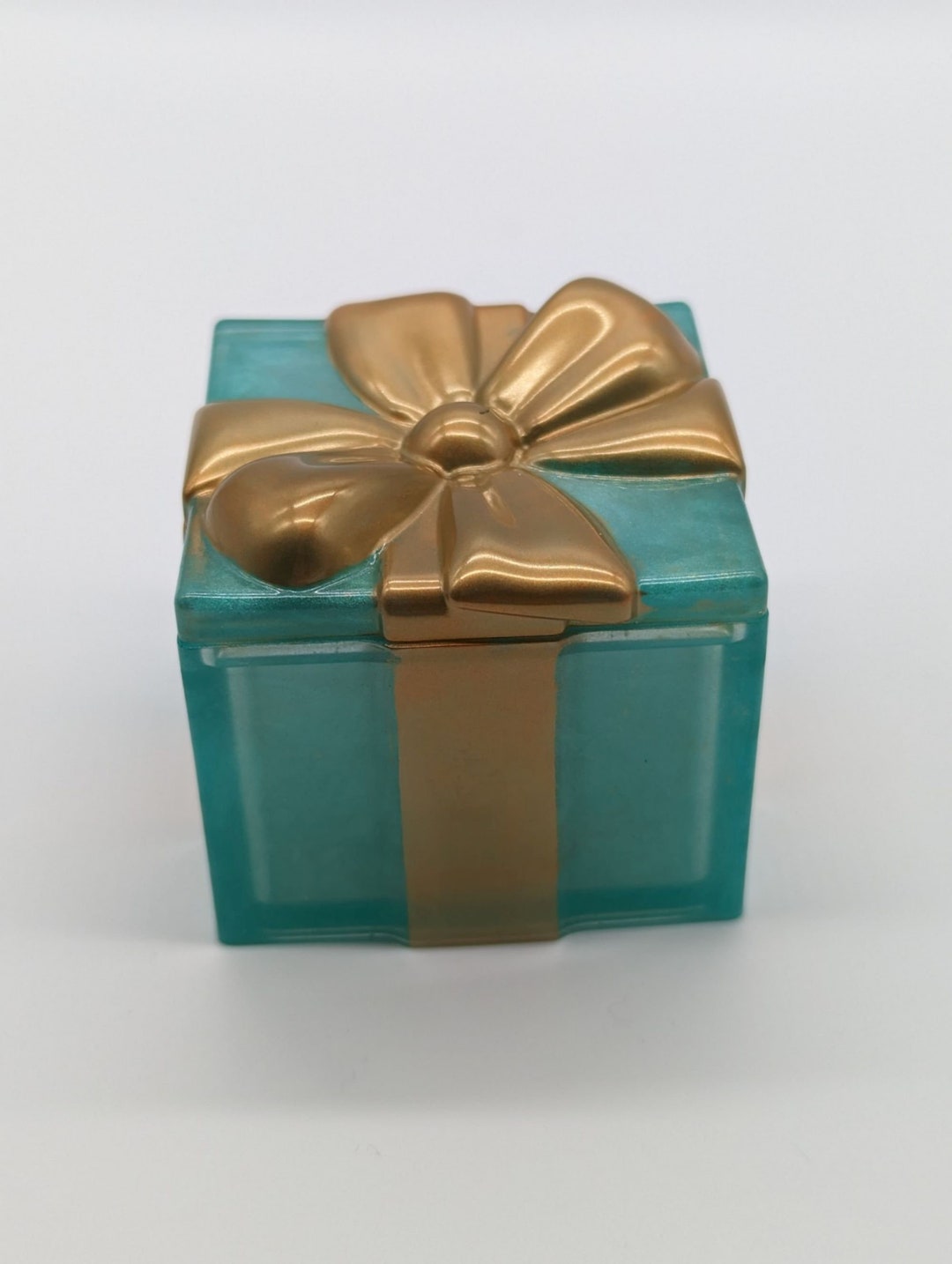 Small Green Trinket Box With A Big and Beautiful Gold Bow 2 1/2 Inches ...