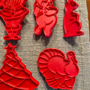 Red Tupperware Plastic Set of 8 Cookie Cutters - Holidays Through the ...
