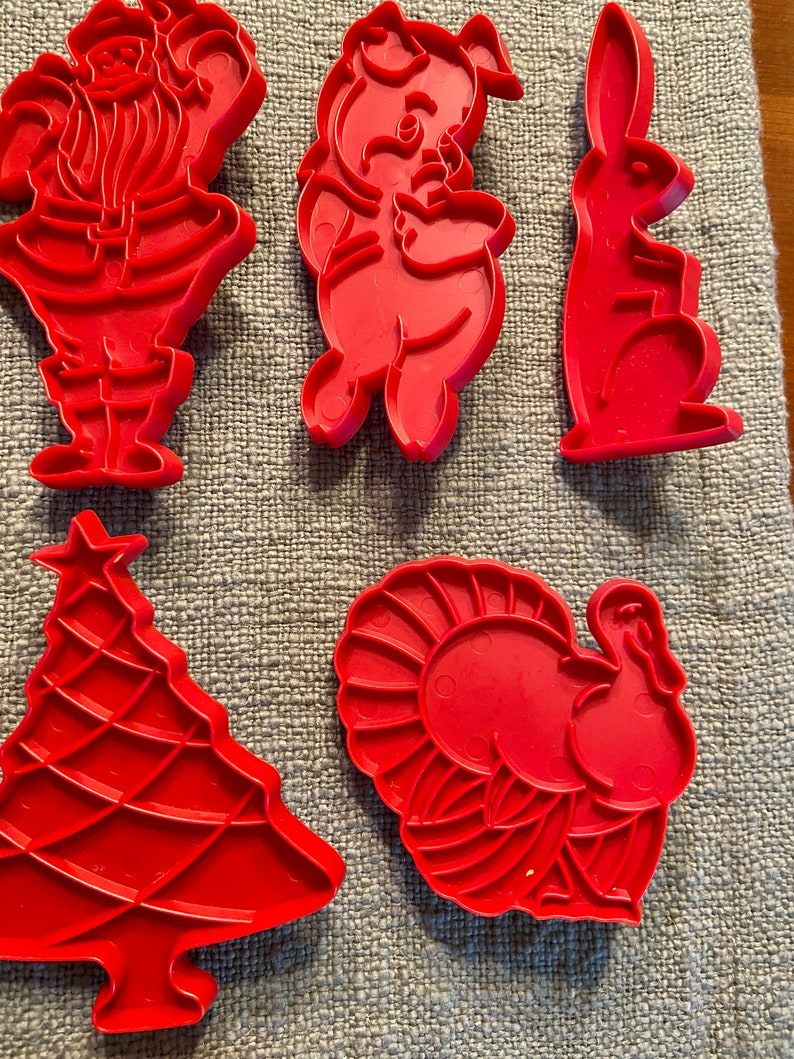 Red Tupperware Plastic Set of 8 Cookie Cutters Holidays - Etsy