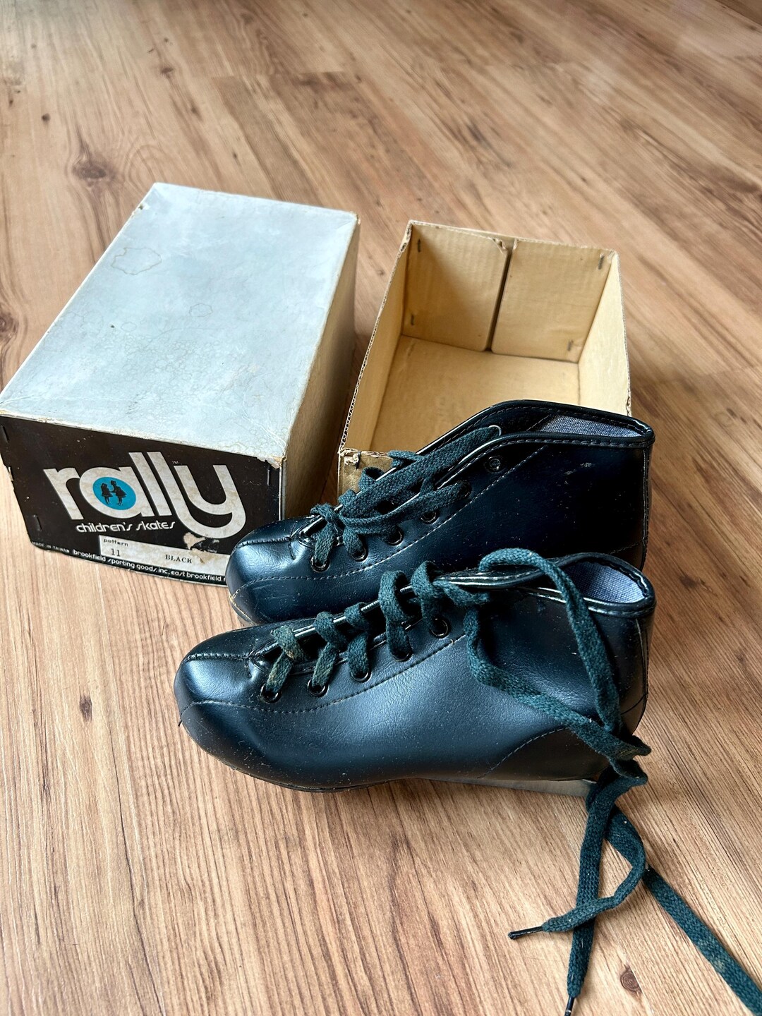 Vintage Child’s Rally Ice Skates in Black in OB- Skates for Christmas ...