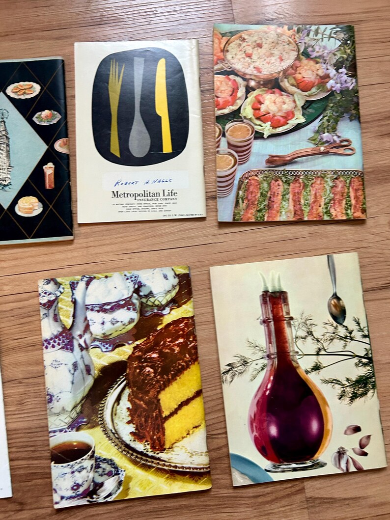 Group of 7 Vintage Cookbooks & Pamphlets - Metropolitan Cook Books ...