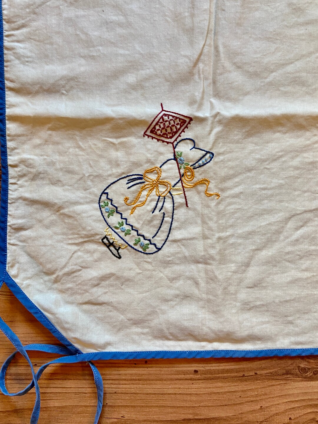 Vintage Embroidered Bridge Card Tablecloth - Embroidered Heart Spade ...