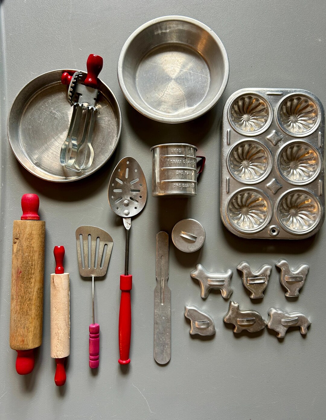 Vintage Toy Dishes Bakeware Pans & Cutters Lot of 17 Pieces Aluminum ...