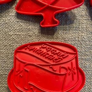 Red Tupperware Plastic Set of 8 Cookie Cutters - Holidays Through the ...