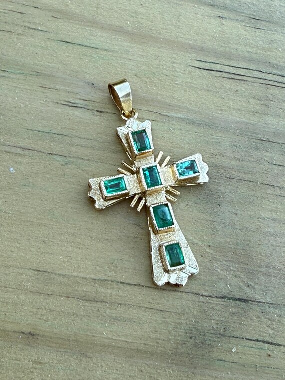 Bezel Set Columbian Emerald Cross 14k Yellow Gold Pen… - Gem